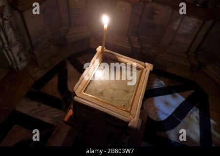 The Edicule, which encloses what is believed to be the tomb of Jesus ...