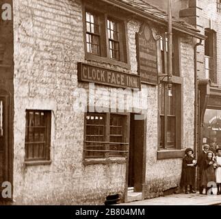 Clock Face Inn, Burnley, Lancashire, early 1900s Stock Photo - Alamy