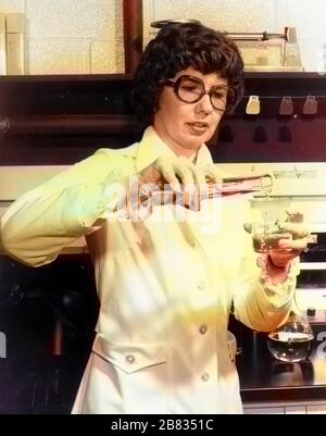 Barbara S. Askins, chemist at NASA, 1978 Stock Photo - Alamy