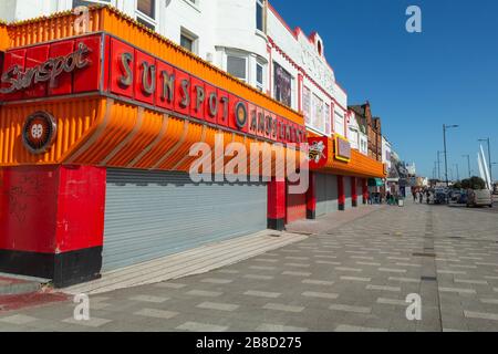 Amusement arcades on the seafront at Southend-on-Sea Stock Photo ...