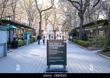 Central Park Zoo Signs, NYC, USA Stock Photo - Alamy