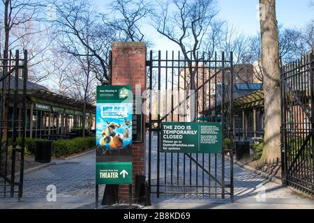 Central Park Zoo Signs, NYC, USA Stock Photo - Alamy