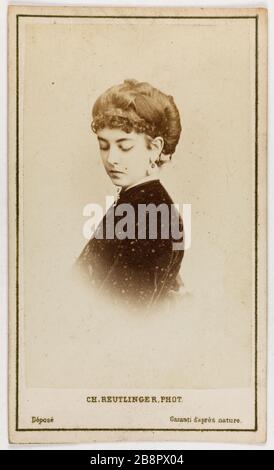 Portrait of Mrs. Valentine, actress Portrait de Mme Valentine, actrice ...