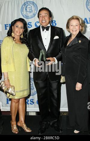 Frances Gladney and Smokey Robinson The Friars Foundation Applause ...
