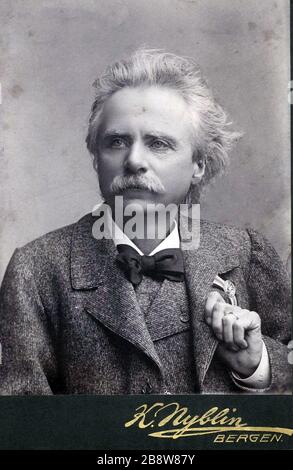 EDVARD GRIEG (1843-1907) Norwegian composer about 1900 Stock Photo - Alamy