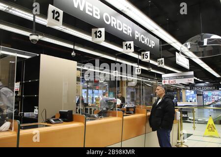 The online store of B&H Photo and Video ( BHPhotoVideo.com ) viewed on ...