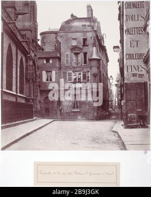 Rue Priests Saint-Germain l'Auxerrois Stock Photo - Alamy
