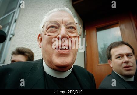 Rev Ian Paisley in Glasgow Scotland during the 1980s 1982 No Pope in ...