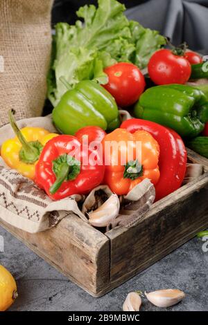 Mixed color bell peppers Stock Photo - Alamy