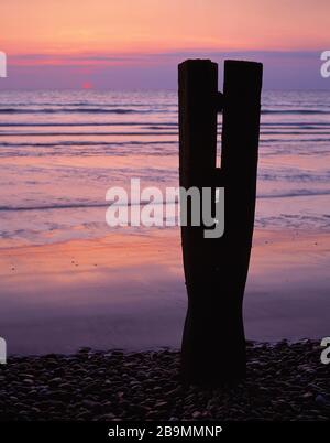 Sea defences Vazon beach Guernsey Stock Photo - Alamy