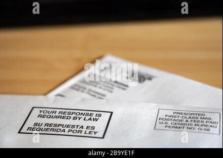 2020 US Census mail envelope and form Stock Photo - Alamy