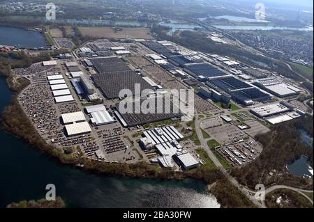 24 March 2020, Rhineland-Palatinate, Wörth: Aerial view, taken from an ...