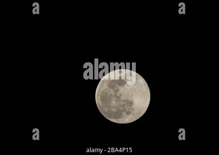 moon from Fairfax ca with 600mm tamron lens Stock Photo - Alamy