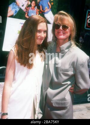 Sissy Spacek with her daughter at the LA Premiere of "Hook," December ...