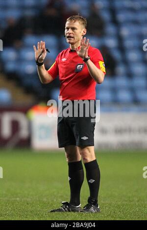 Mike Jones, referee Stock Photo - Alamy
