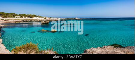 The transparent seewater of Lido Burrone in Favignana, Aegadian Islands ...