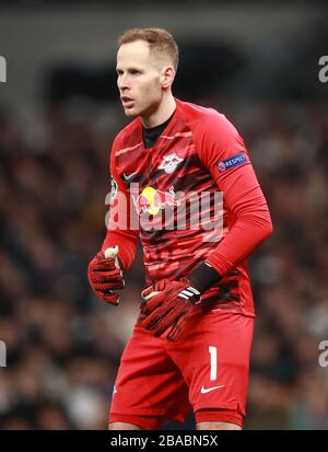 Peter GULACSI, goalkeeper RB Leipzig 1 defend against Harry Kane, FCB 9 ...