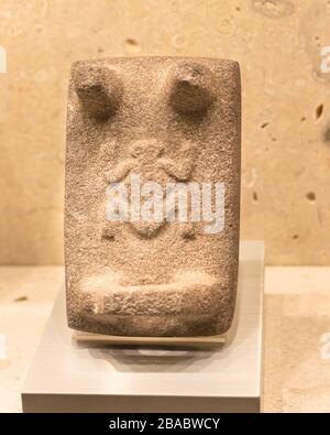 Mayan grinding stone, metate. Museo Maya, Merida, Yucatan, Mexico Stock ...
