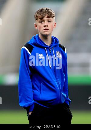 Rochdale's Ethan Brierley ahead of kick-off Stock Photo - Alamy