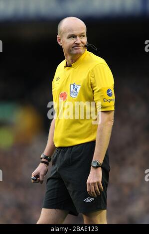 Lee Mason, match referee Stock Photo - Alamy