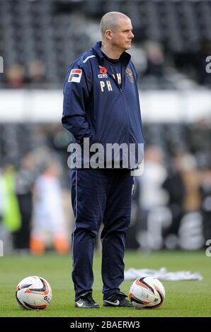 Phil Horner , Blackpool Head physiotherapist (right Stock Photo - Alamy