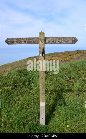Welcome to Devon sign North Devon England Stock Photo - Alamy