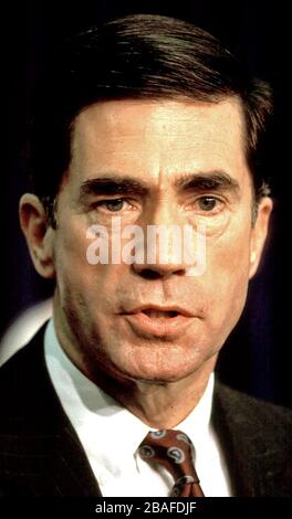 Former United States Senator Chuck Robb (Democrat of Virginia) and ...