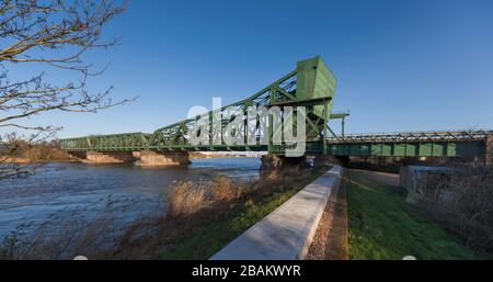 12/03/2020 King George V bridge, a bascule ( lifting) bridge Althorpe ...