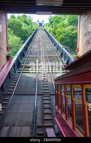 Cable car of the historic Duquesne Incline going up the Washington ...