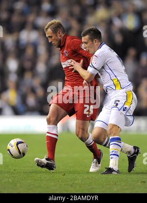 Leeds United's Jason Pearce (right) and Chelsea's Fernando Torres ...