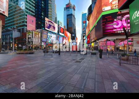 Times Square Empty Stock Photo - Alamy