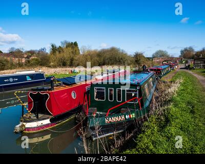 Beautiful Wintersday, Kennet and Avon Canal, Great Bedwyn, North Wessex ...
