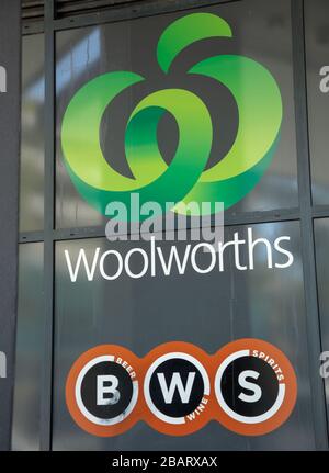 Logo of the western Australian supermarket Woolworths Stock Photo - Alamy