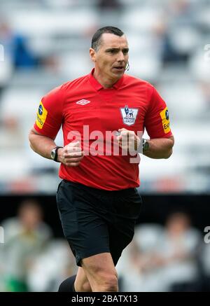 Referee Neil Swarbrick Stock Photo - Alamy