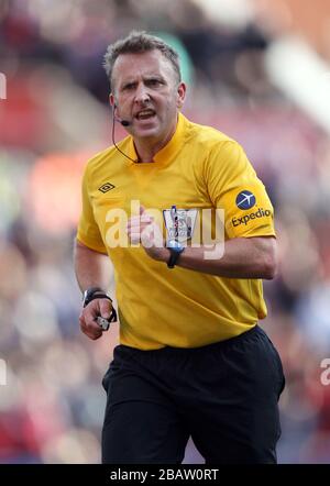 Jon Moss, referee Stock Photo - Alamy