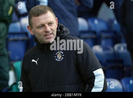 Luton manager Graeme Jones looks on Stock Photo - Alamy