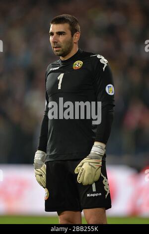 Bulgaria goalkeeper Vladislav Stojanov Stock Photo - Alamy