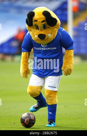 Beau Brummie, Birmingham City mascot Stock Photo - Alamy