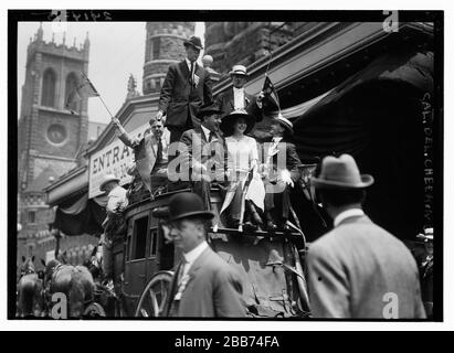 Republican Convention in Chicago, June 1920. In the background, a ...