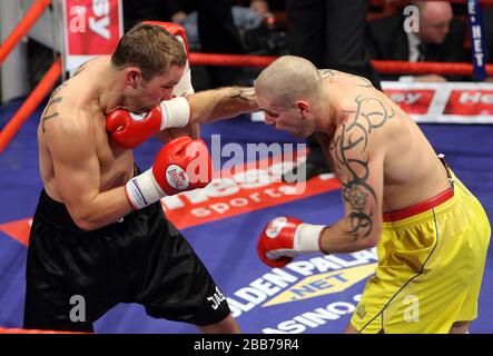Danny Thornton (Leeds, yellow shorts) defeats Matthew Thirlwall ...