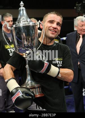 Tony Oakey (Portsmouth, black shorts) defeats Darren Stubbs (Oldham ...
