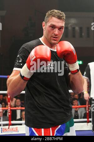 Tyson Fury (Wilmslow, multicoloured shorts) defeats Scott Belshaw ...