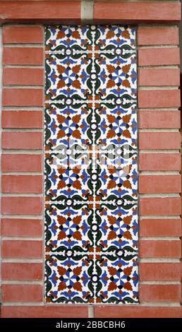 Closeup of decorative recessed brick wall design Stock Photo - Alamy