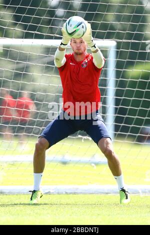 Charlton Athletic goalkeeper David Button Stock Photo - Alamy