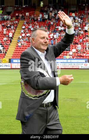 Charlton Athletic Head Groundsman and former player Colin Powell (right ...