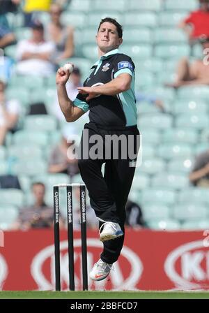 Jon Lewis in bowling action for Surrey - Essex CCC vs Surrey CCC ...