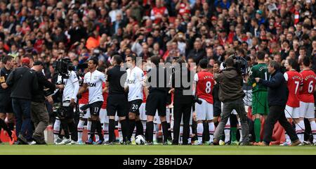 Arsenal players form a guard of honour during the Premier League match ...
