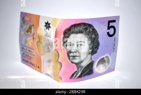 $5 Australian dollar new bank note Stock Photo: 126879935 - Alamy