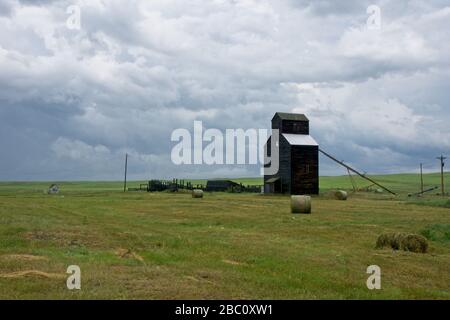 Loring USA - 8 July 2013 : Grain elevators in Loring Montana USA Stock ...