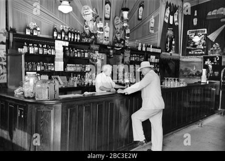 1930s Bartender